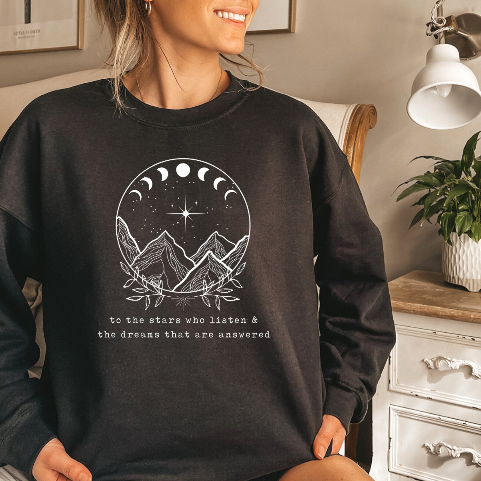 For the Dreamers ACOTAR OFFICIALLY LICENSED Sweatshirt - Etsy