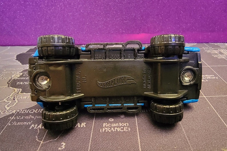 Custom Toyota Tacoma Overland Hawaiian Style 808 Hot Wheels Swap Blue ...