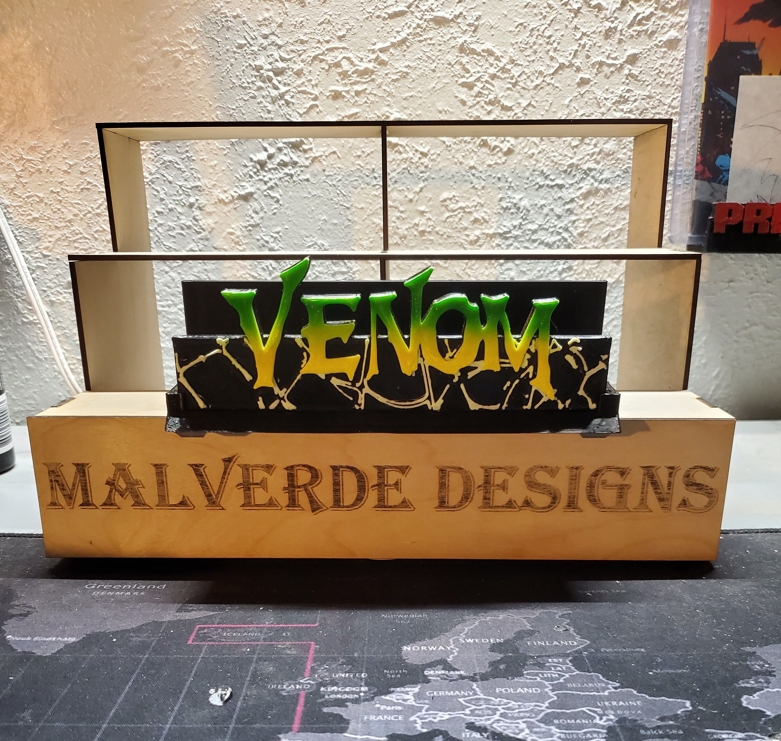 Venom Stand - Etsy