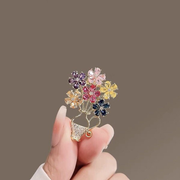 Vase Brooch - Etsy