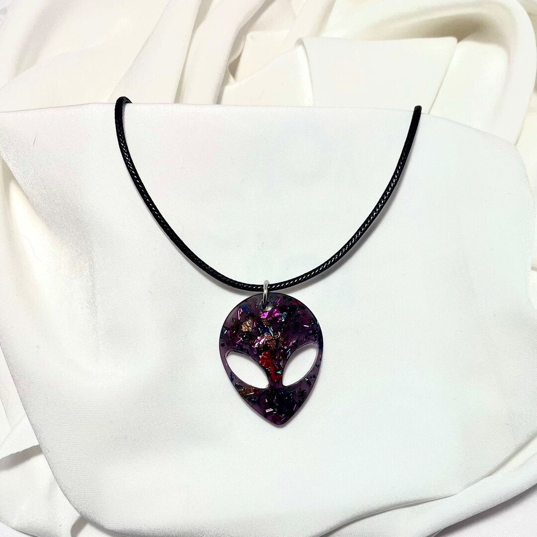 Dark Rainbow Pride Resin Alien Head Necklace - Etsy