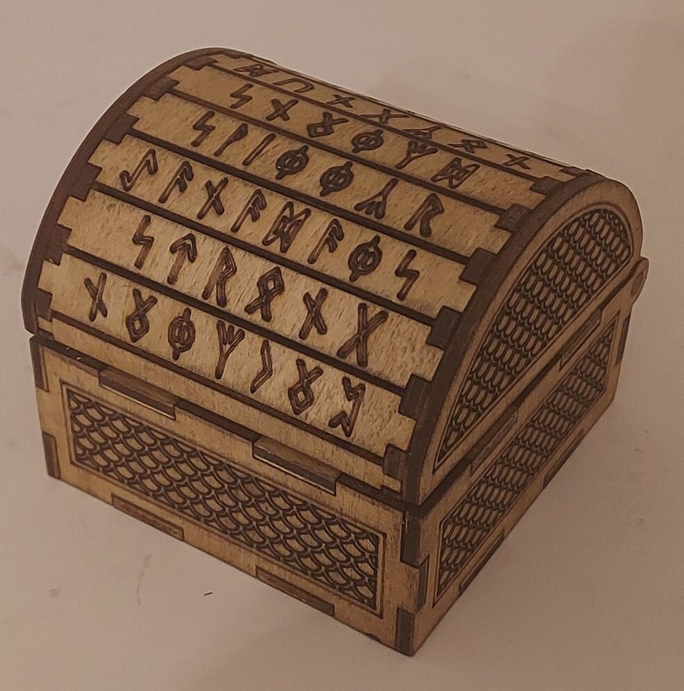 D100 Dice Chest: Wooden Dice Box With Norse Runes, Dragon Scale Sides ...