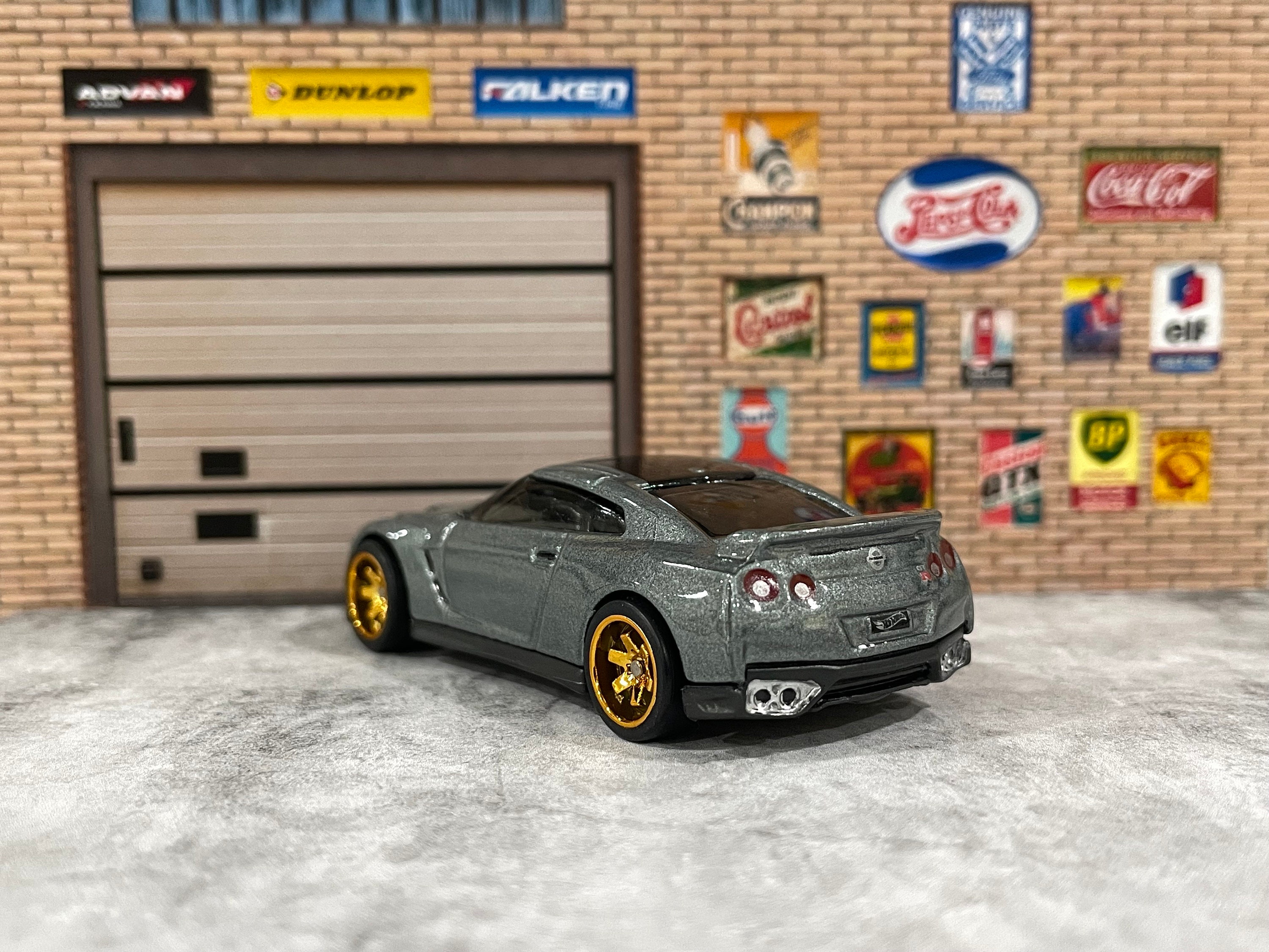 Customized Hot Wheels 2017 Nissan GT-R R35 1/64 BONUS - Etsy