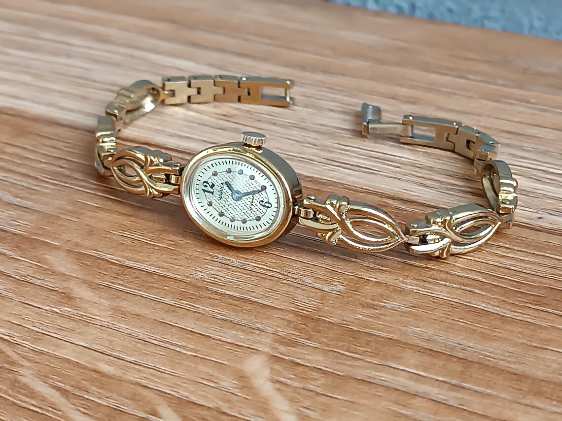 Vintage Chaika Watch. Retro Watch. Mechanical Watch. Ladies Watch - Etsy