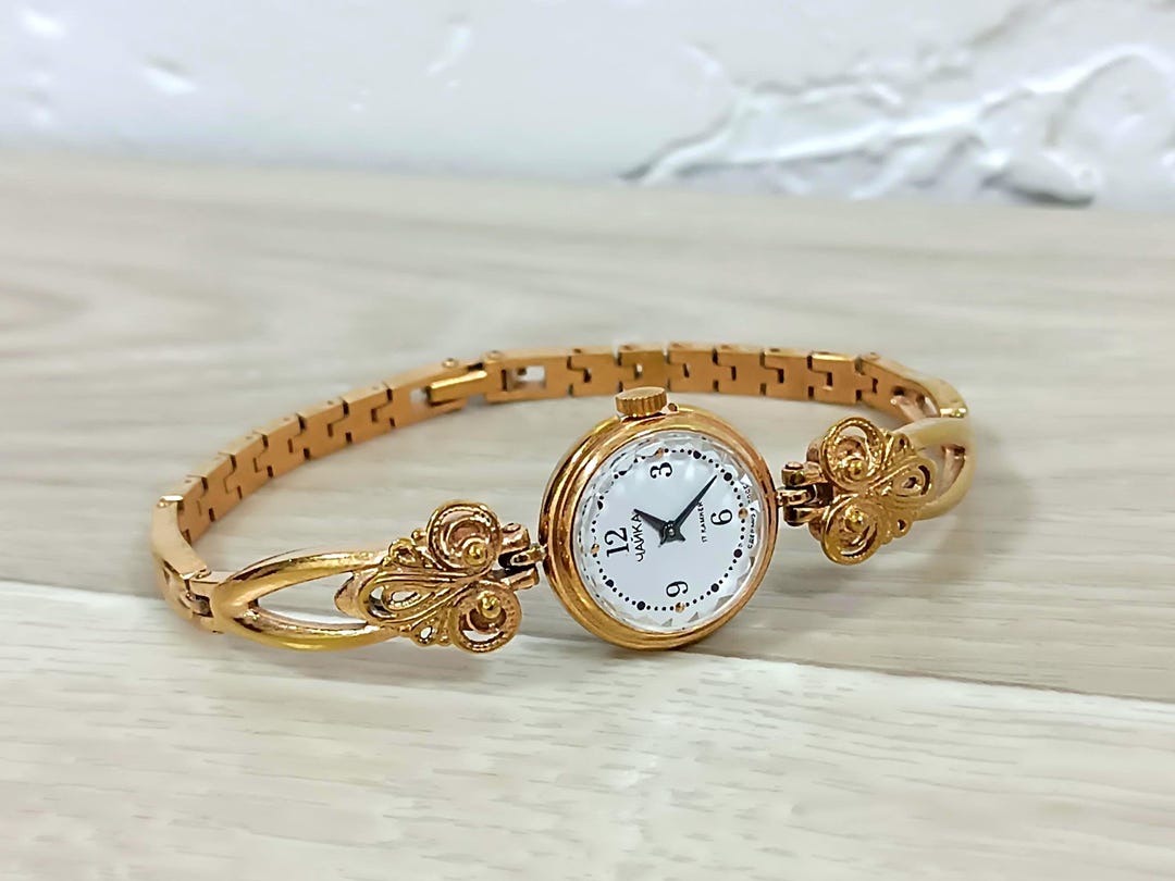 VINTAGE CHAIKA WATCH. Women's Wristwatch. Elegant Women's Watches ...