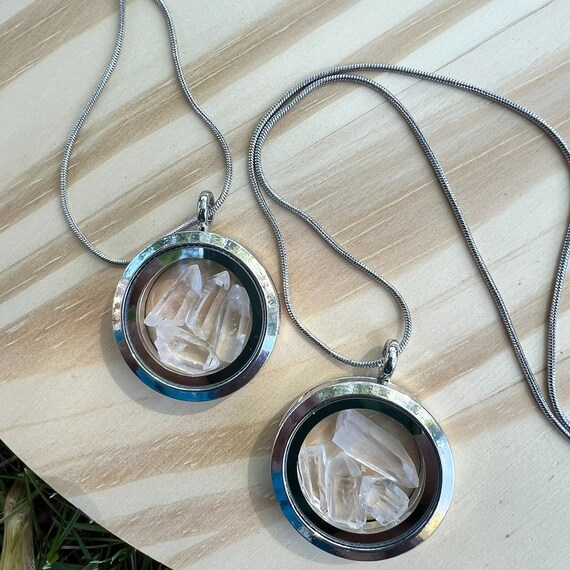 Window locket store