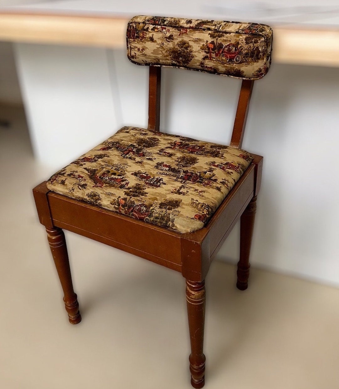 Vintage Singer Sewing Chair With Whimsical Early American Scene Fabric ...