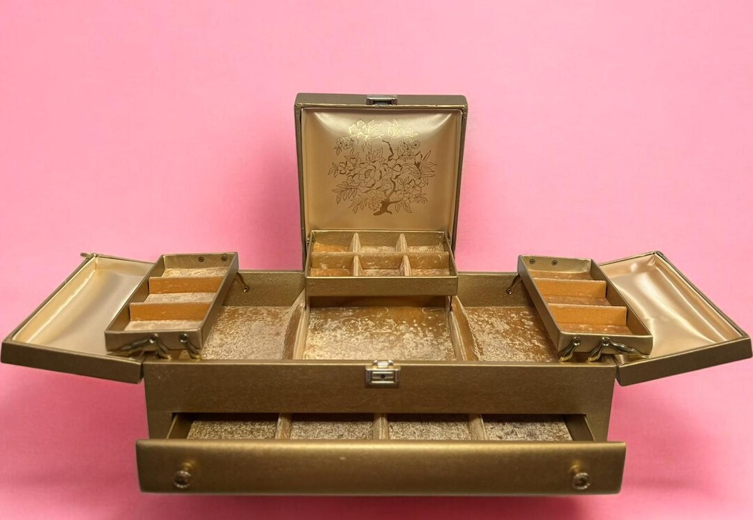 Deluxe Tri-fold Lady Buxton Jewel Case in Shimmering Gold Velvet Lined ...
