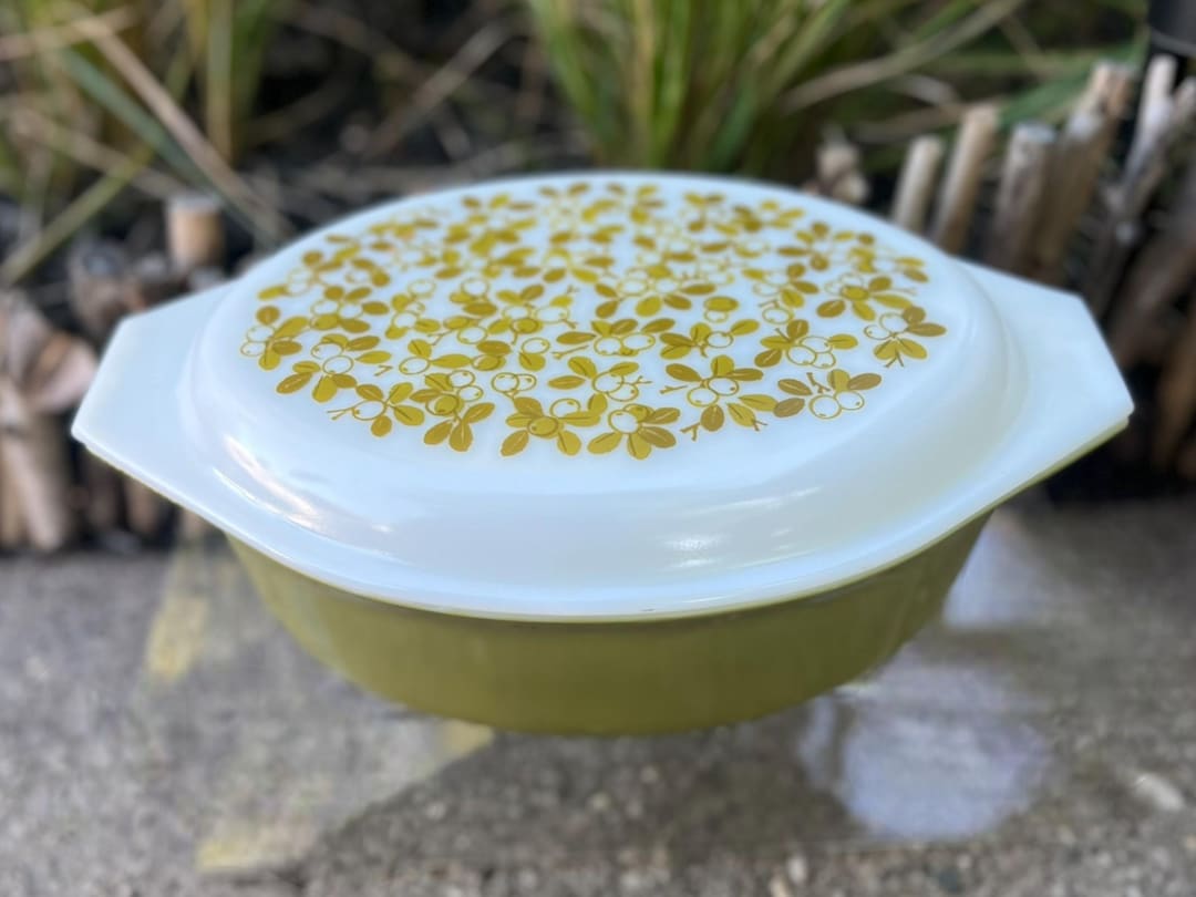 Vintage Pyrex Verde Casserole Dish: Olive Green Milk Glass, 2.5 Qt - Etsy