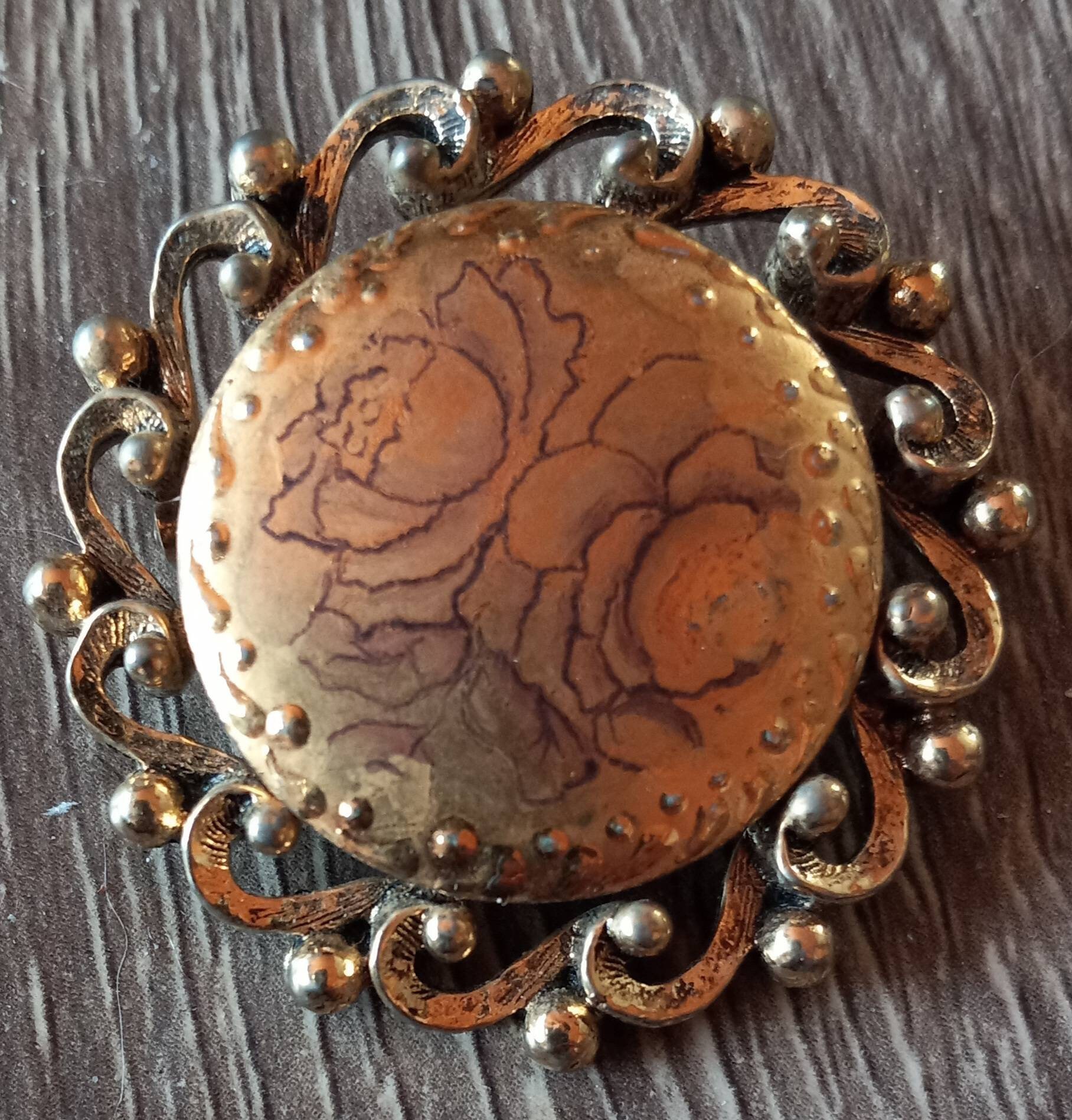 Victorian Hand Painted Porcelain Pins. Set of 3 Victorian Porcelain ...