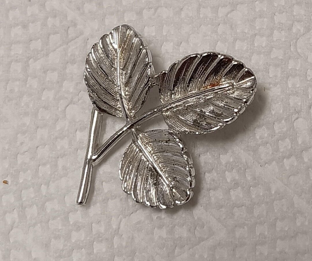 Sarah Coventry Three Leaf Pin in Silver. This Small Pin is Really ...