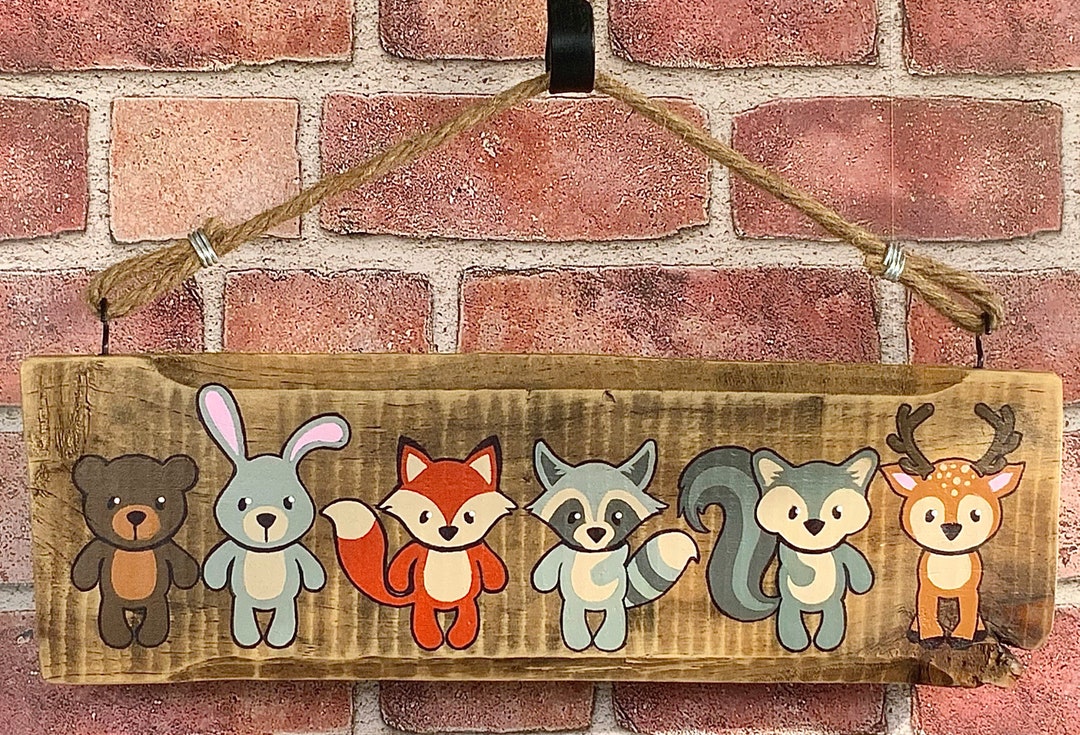 Hand Painted Pallet Wood Wall Hanging | Woodland Creatures | Multicolor ...