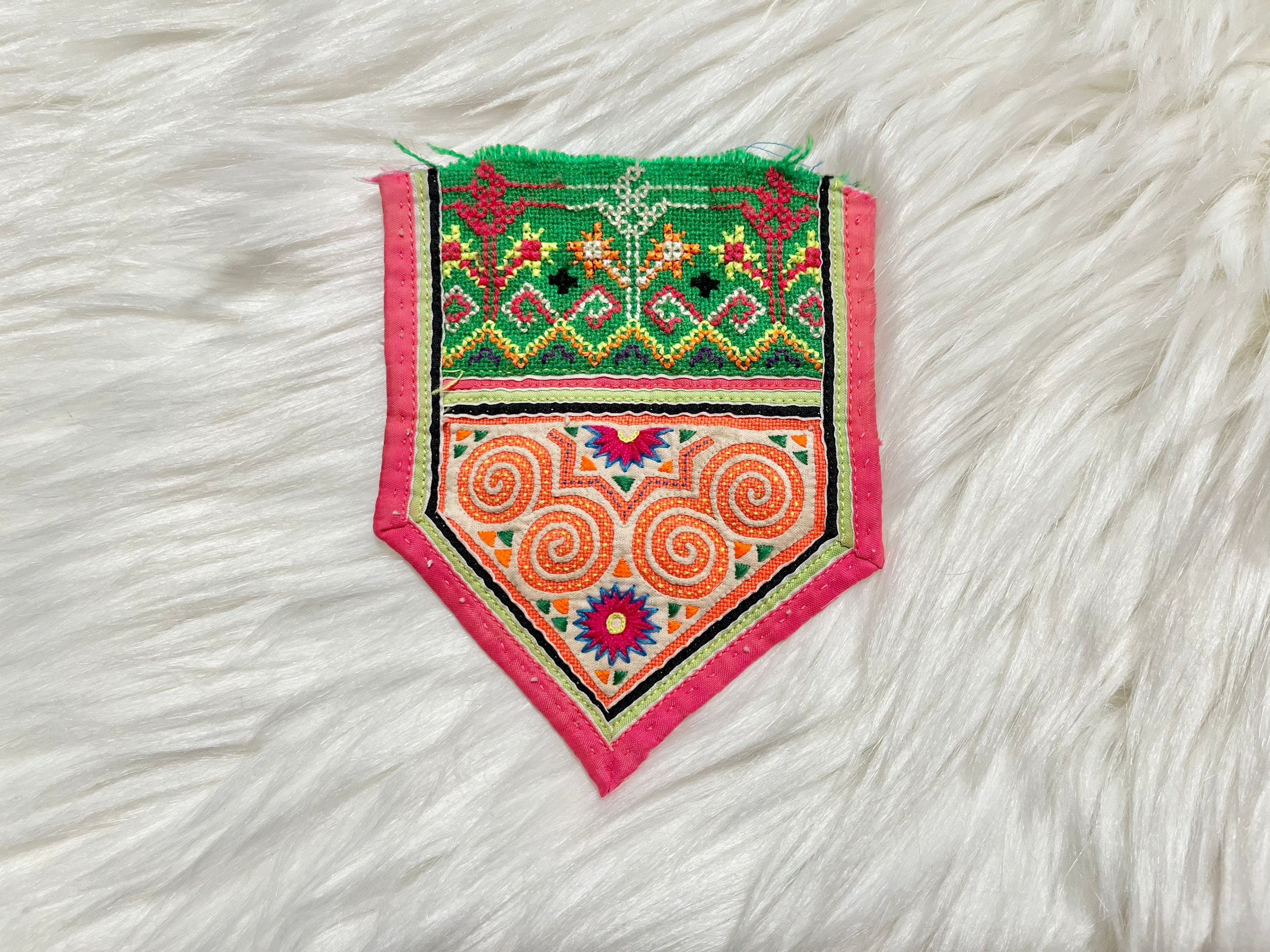 Hmong Textile, Hmong Paj Ntaub Qwj PNQ Textile, Handmade. Hilltribe ...
