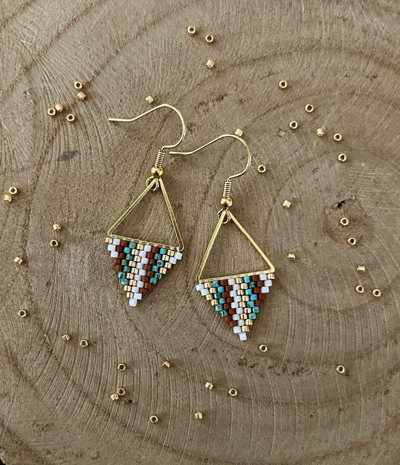 Vertical Striped Triangle Brick Stitch - Etsy