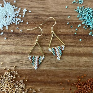 Vertical Striped Triangle Brick Stitch - Etsy