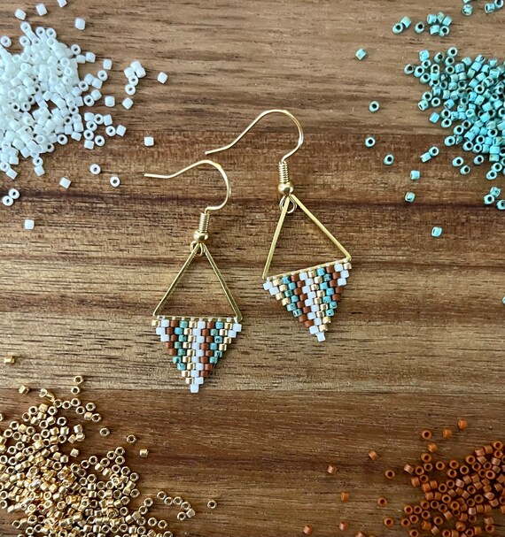 Vertical Striped Triangle Brick Stitch - Etsy