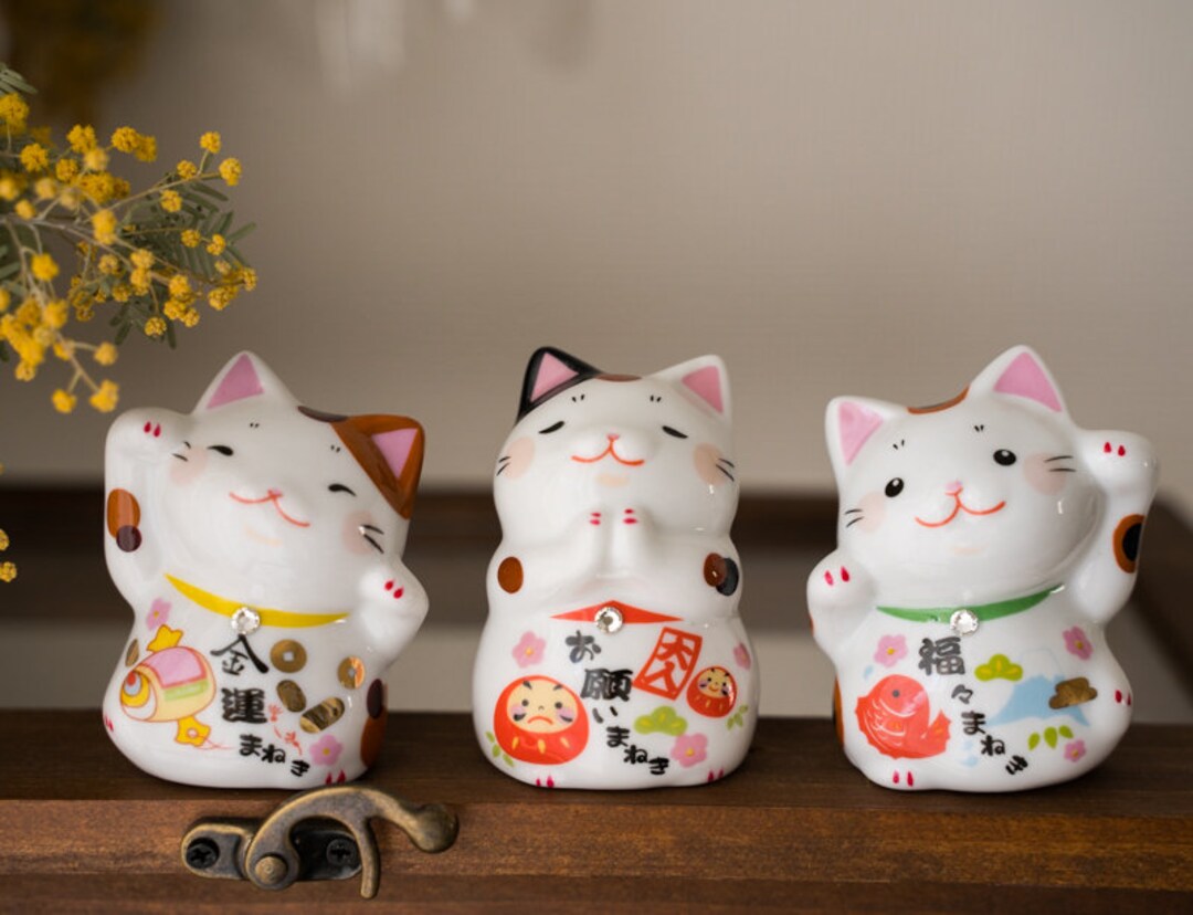 Cute Lucky Cat Figurine Fortune Porcelain Cat, Lucky Neco Cat Figurine ...