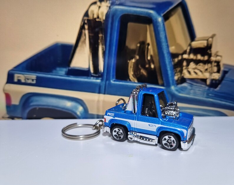 TOOND 83 CHEVY SILVERADO Hotwheels Keychain 1/64 Scale - Etsy