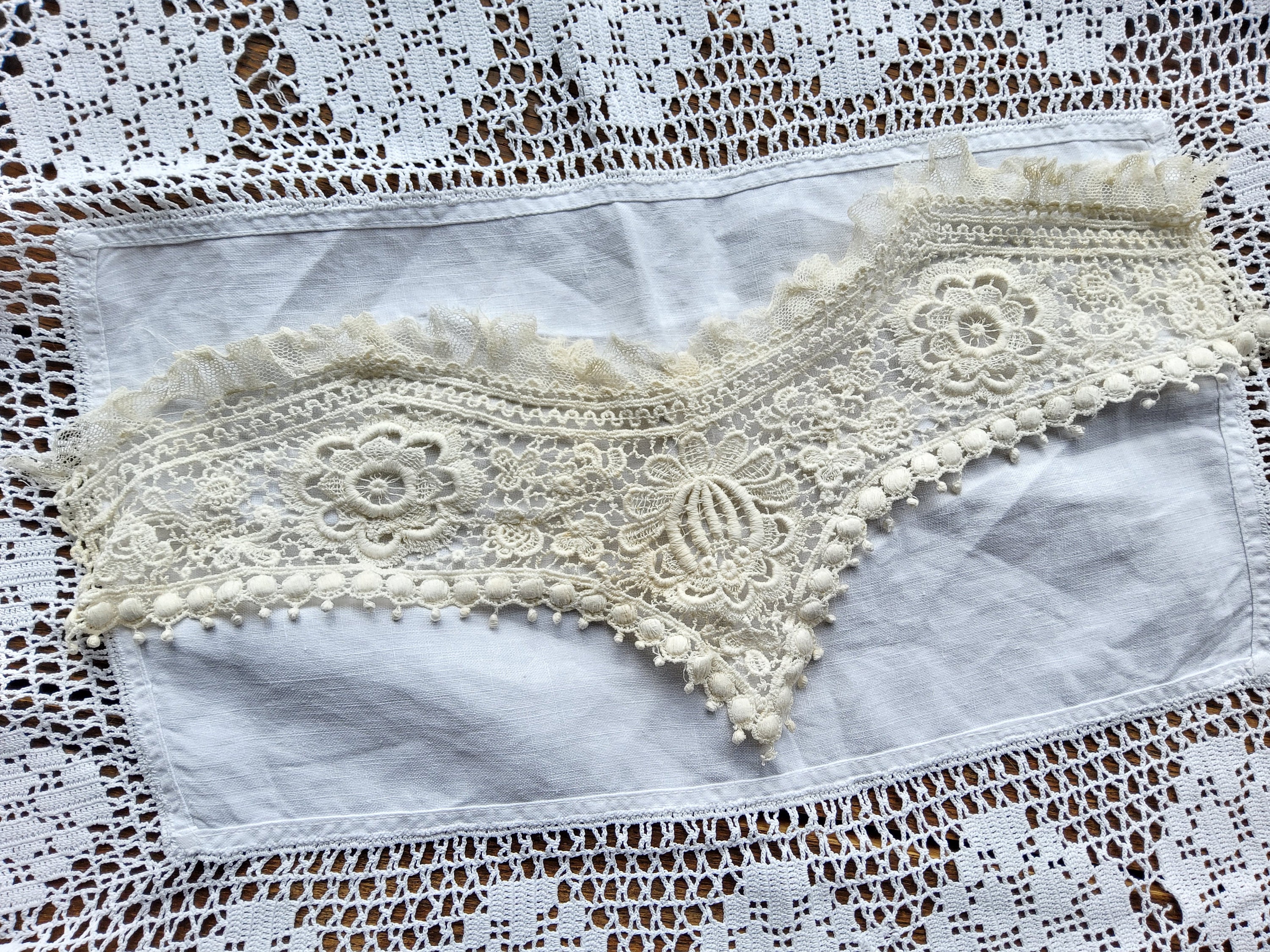 Vintage Crochet Lace Collar, Cream, 14" Long, 5" Wide, Sewing, Crafting ...
