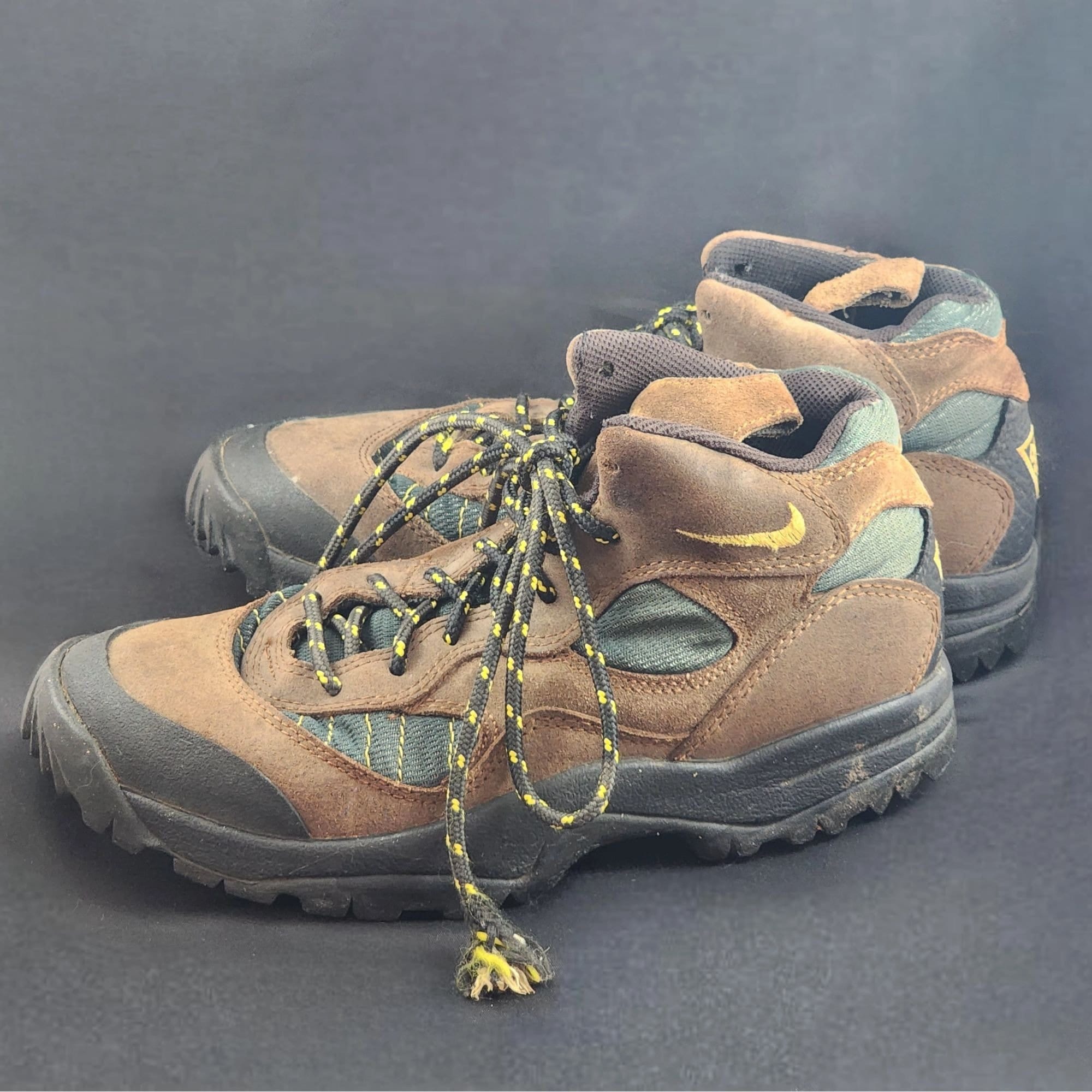 Vintage Nike ACG Air Caldera Hiking Boot Brown Green Womens Size 7.5 ...