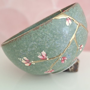 Kintsugi Bowl, Hand Painted Flowers, Made in Japan. - Etsy