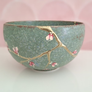 Kintsugi Bowl, Hand Painted Flowers, Made in Japan. - Etsy