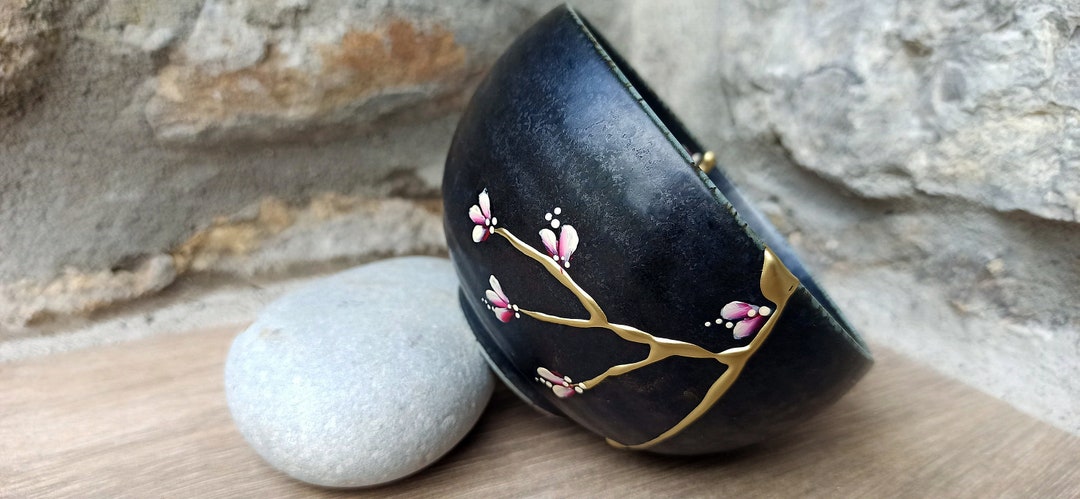 Kintsugi Bowl, Hand Painted Flowers, Made in Japan. - Etsy