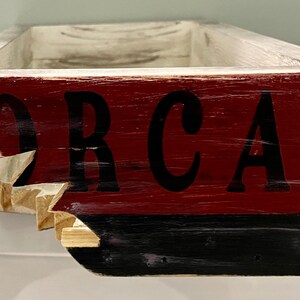 Jaws Movie Decor, Funny Bathroom Humor, Fun Bath Storage, Jaws Decor ...