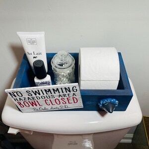 Jaws Movie Decor, Funny Bathroom Humor, Fun Bath Storage, Jaws Decor ...