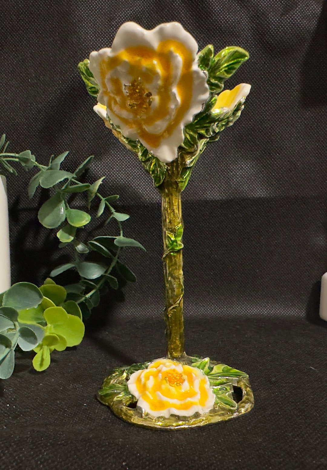 Beautiful Goblet Style Sphere Stand With Stunning Flower Design ...