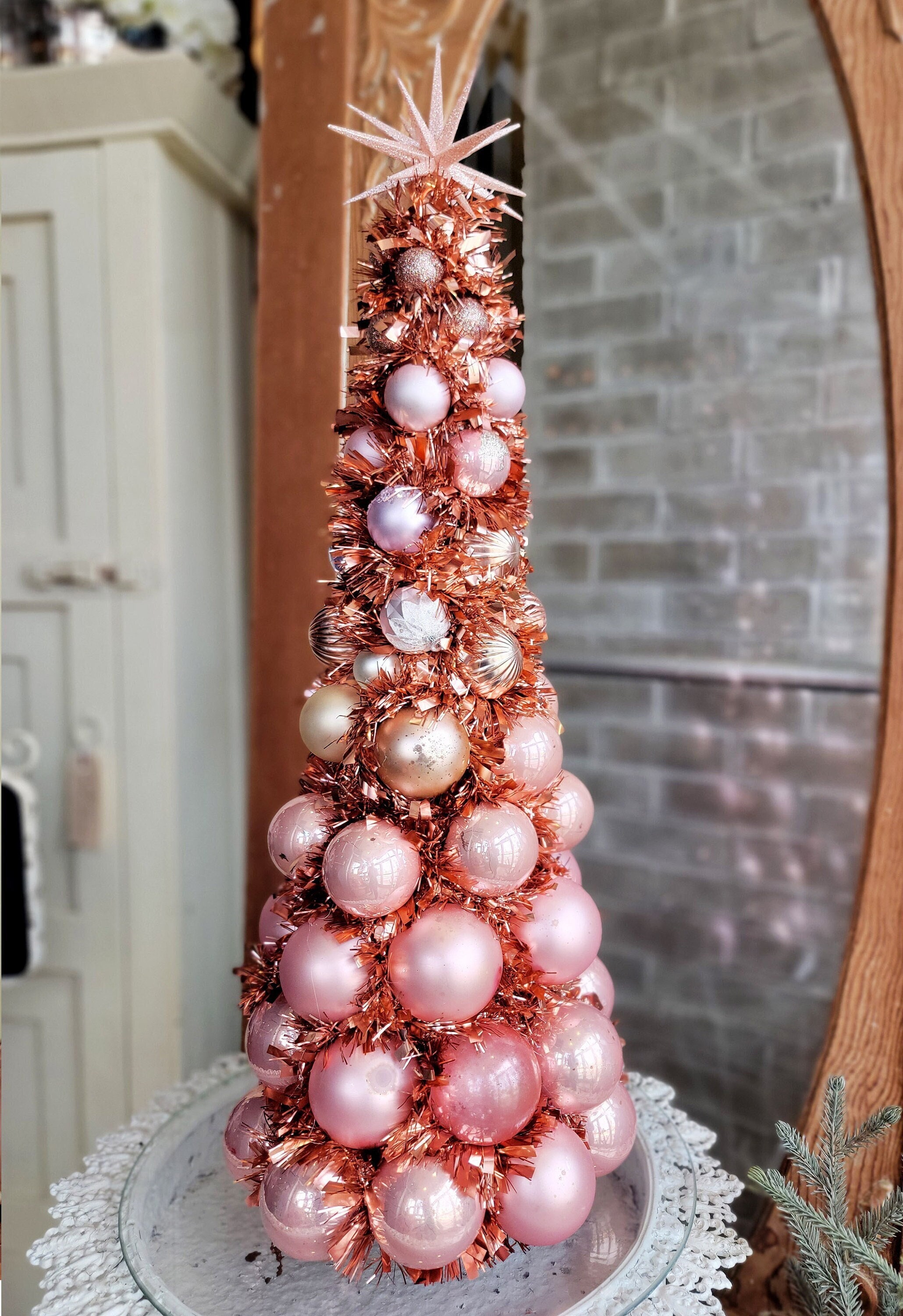 Pink christmas ornaments balls store