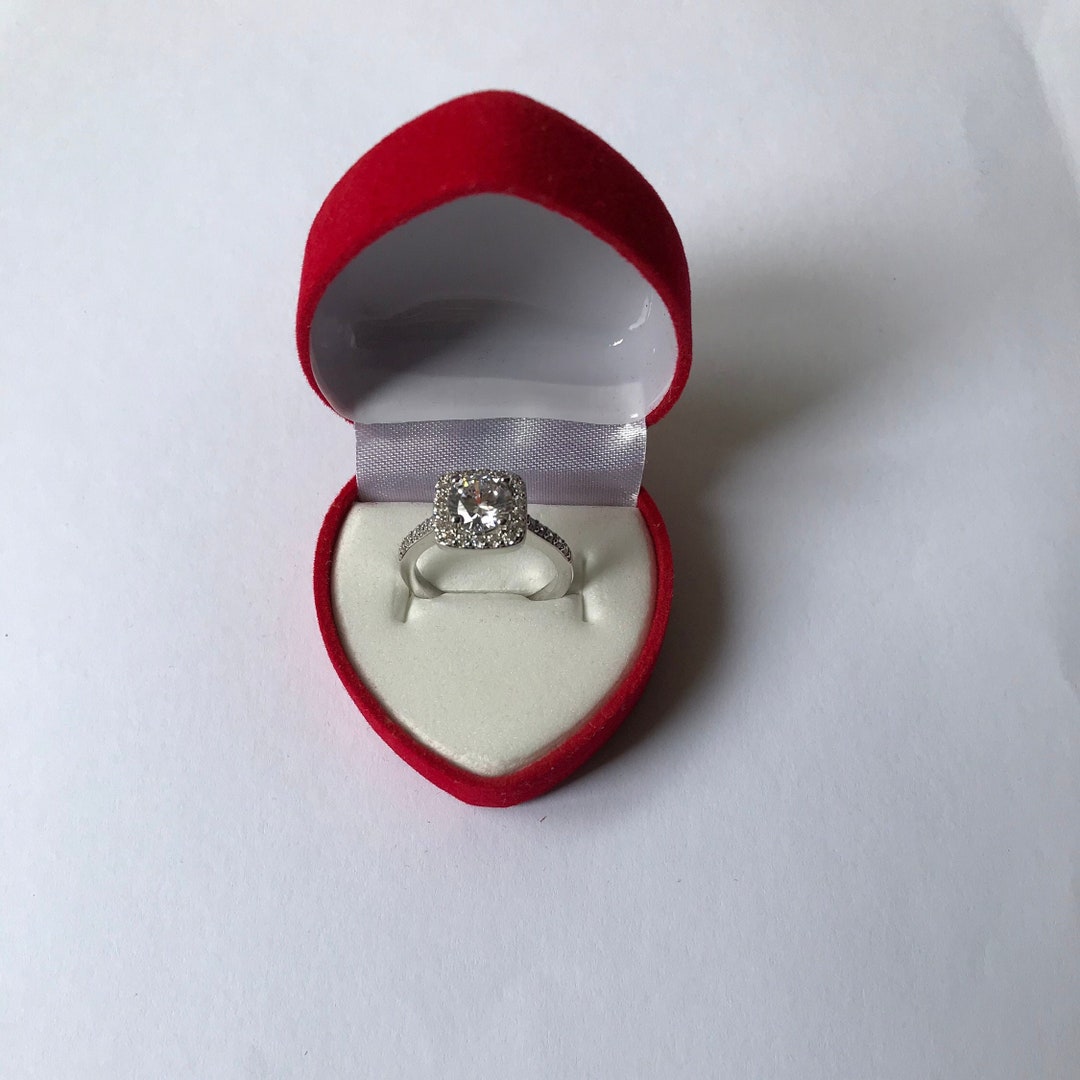 Heart Shaped Velvet Ring Box, for Rings and Earrings, White Satin ...