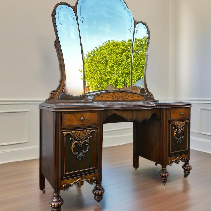 Antique Makeup Vanity - Etsy