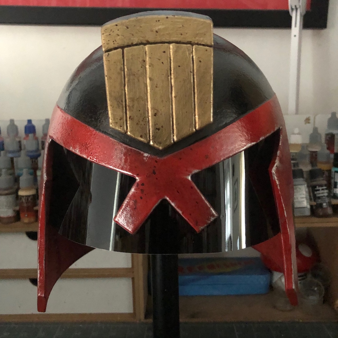 Judge Dredd Hand Painted 2000AD Dredd Custom Helmet Mask Display ...
