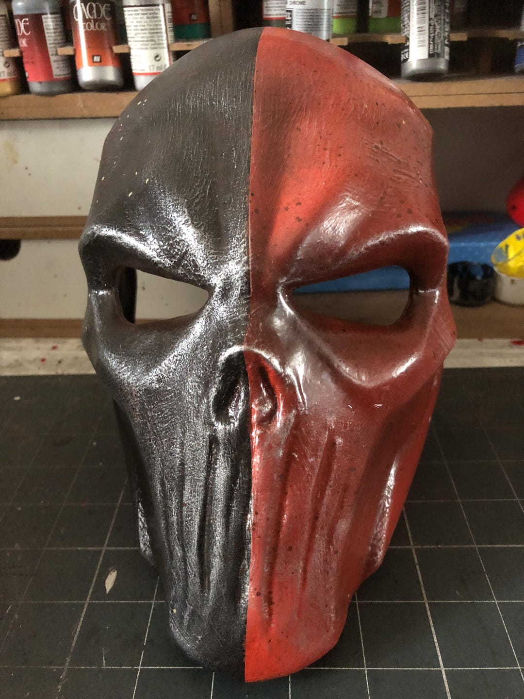 Deathstroke Variant Battle Damaged Mask Helmet DC Comics Display Hand ...