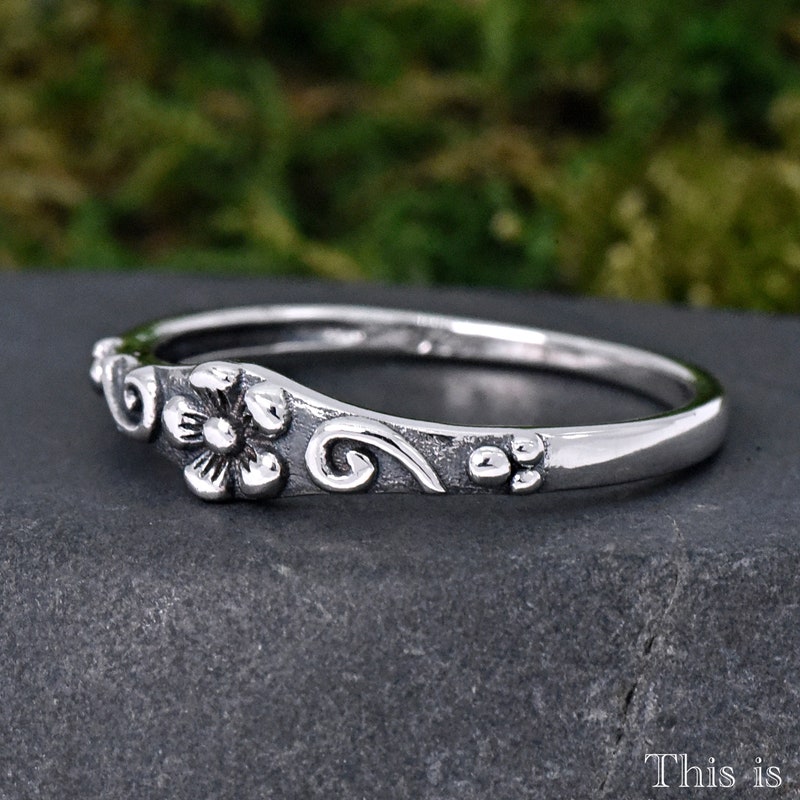 Simple Flower Ring - Etsy
