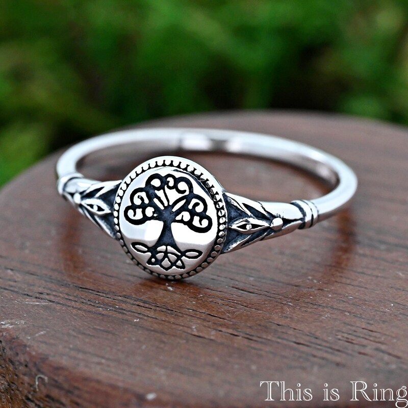 Tree Signet Ring - Etsy
