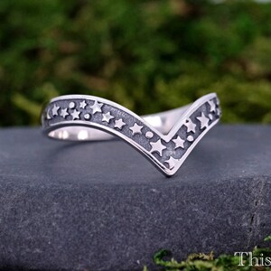 V Shape Stackable Ring Stars Bead Pattern | Deep V-shape Oxidized ...