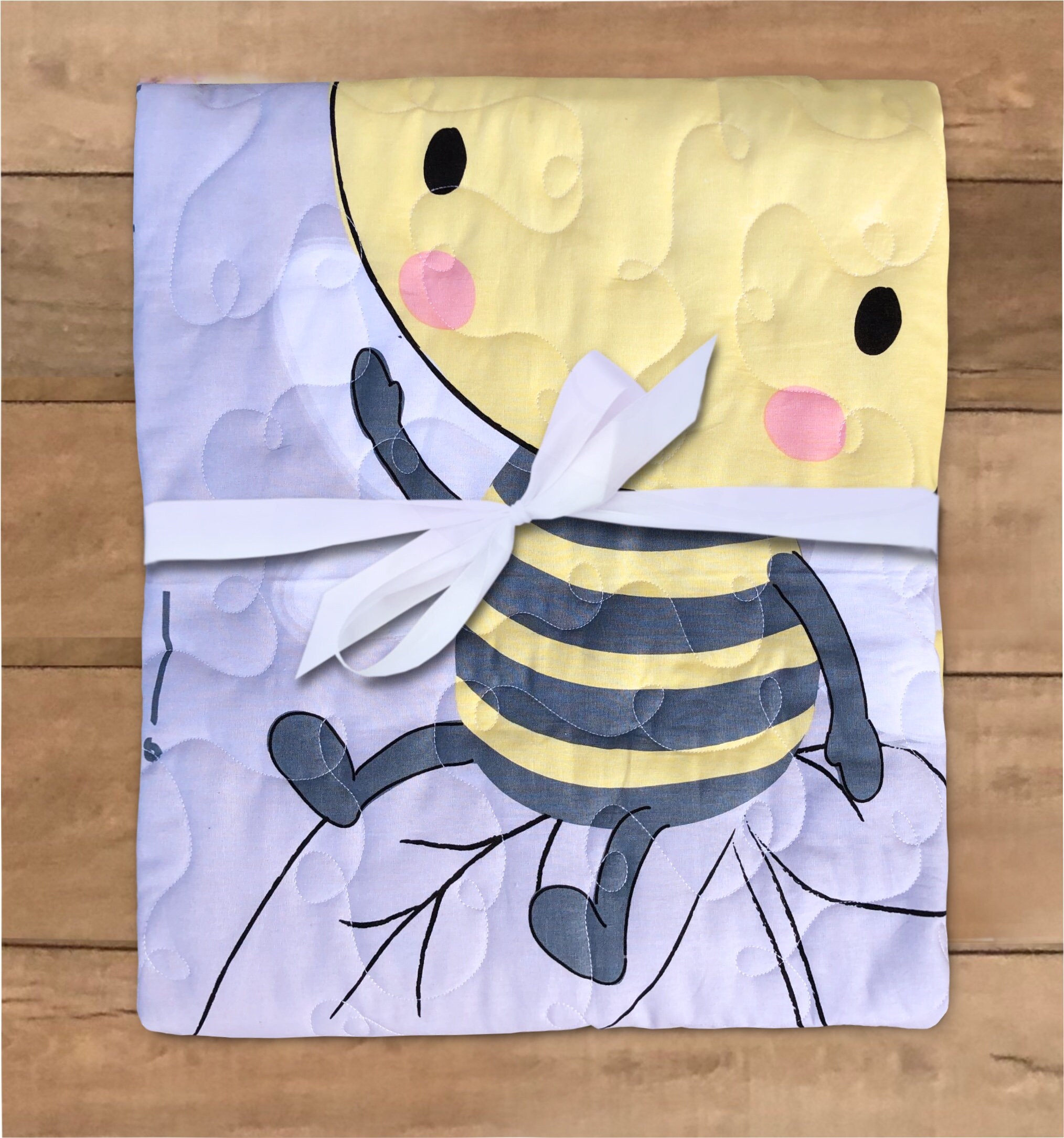 Handmade Bee Quilt, Bee Themed Baby Quilt, Bee Toddler Quilt, Bee ...