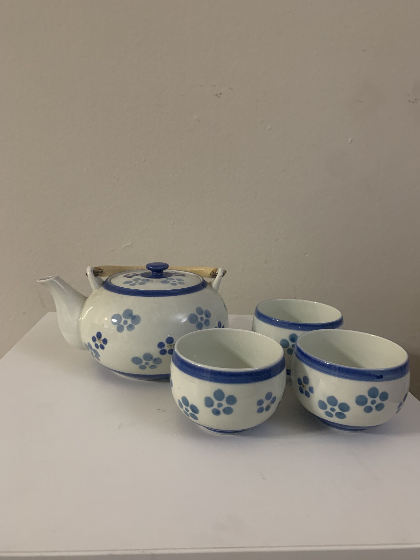 Vintage Arita Japan Porcelain Tea Set: Tea Pot and Three Tea Cups - Etsy