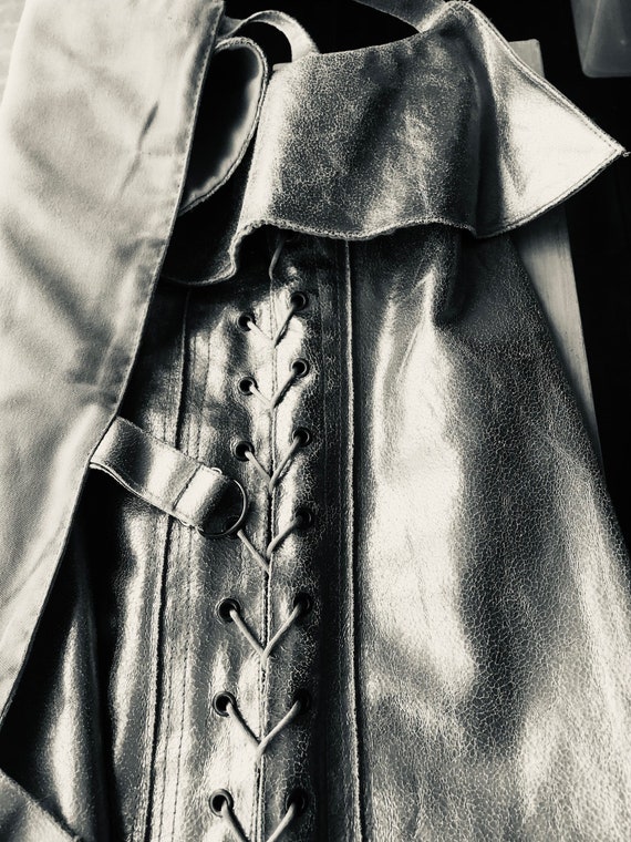 Vintage Medieval fencing costume vest and cape in gol… - Gem