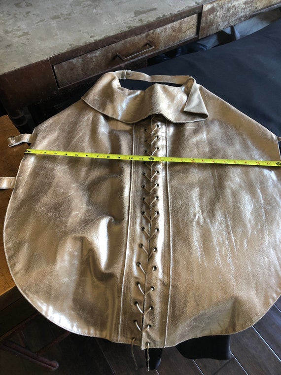 Vintage Medieval fencing costume vest and cape in gol… - Gem