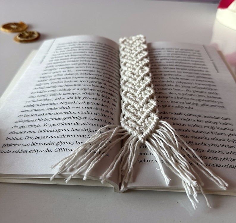 Pdf TUTORIAL of Macrame Heart Bookmark Step by Step Guide DIY - Etsy