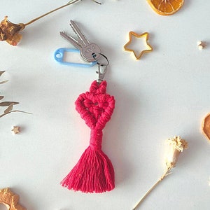 Macrame Heart Keychain Pdf Tutorial, Easy Heart Macrame Gift DIY ...