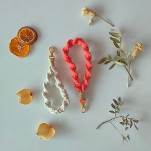 Macrame Keychain Pattern PDF Wristlet Key Chain Macrame for Beginners ...