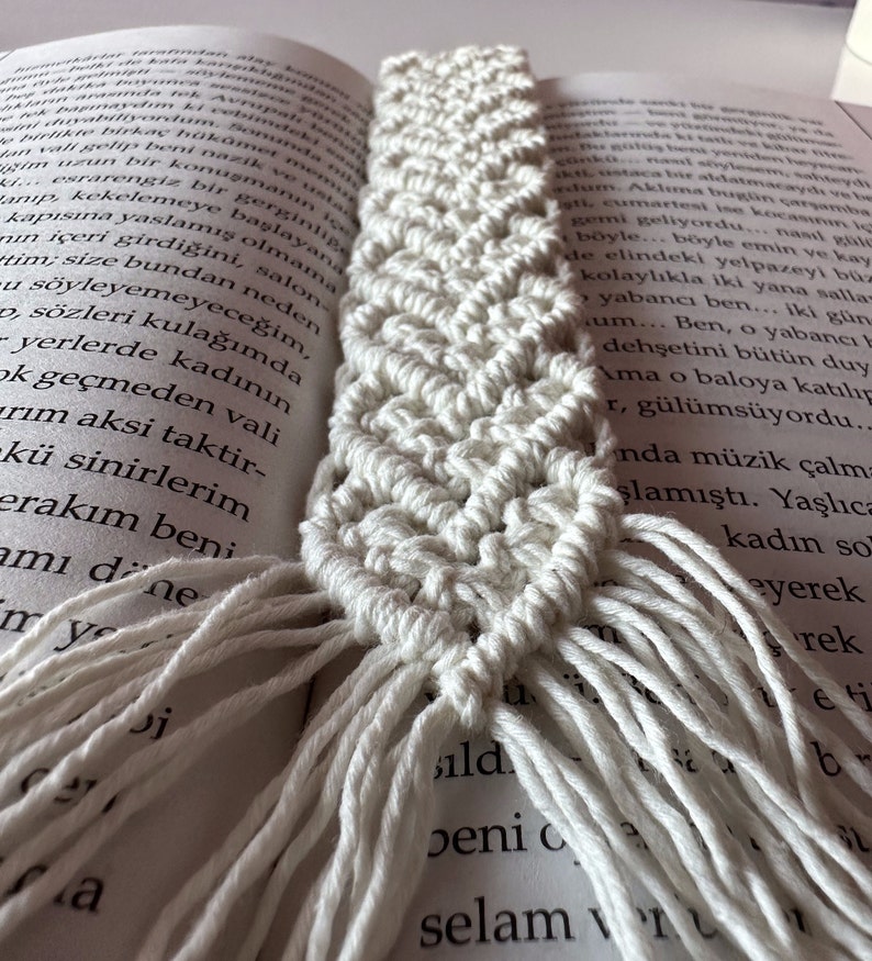 Pdf TUTORIAL of Macrame Heart Bookmark Step by Step Guide DIY - Etsy