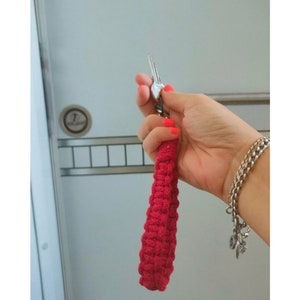 Macrame Keychain Pattern PDF Wristlet Key Chain Macrame for Beginners ...