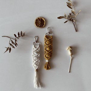 Macrame Keychain Pattern PDF Berry Knot Boho Keychain Modern Macrame ...