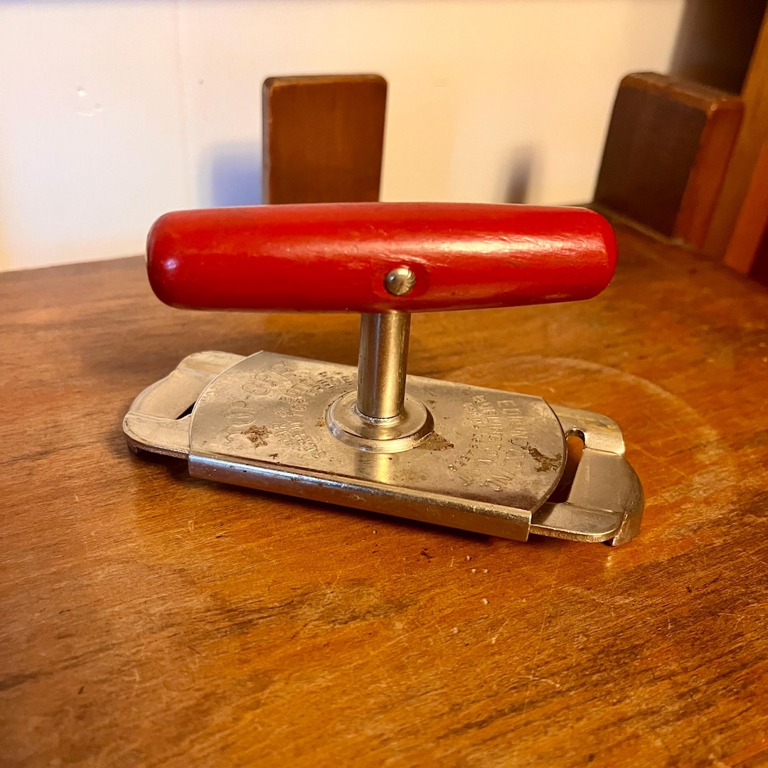 Vintage 1940s Edlund Co 'top-off' Screw Top Bottle and Jar Opener With ...