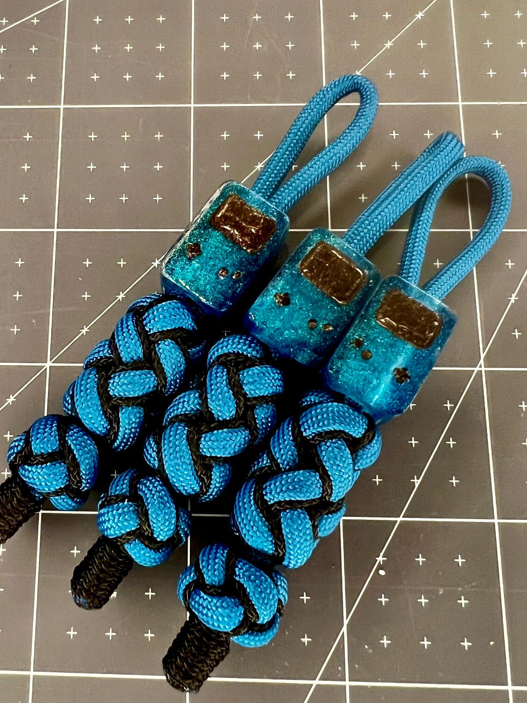 Dark Blue Color Shift Gameboy Bead and Paracord Bead Caddy Bundle ...